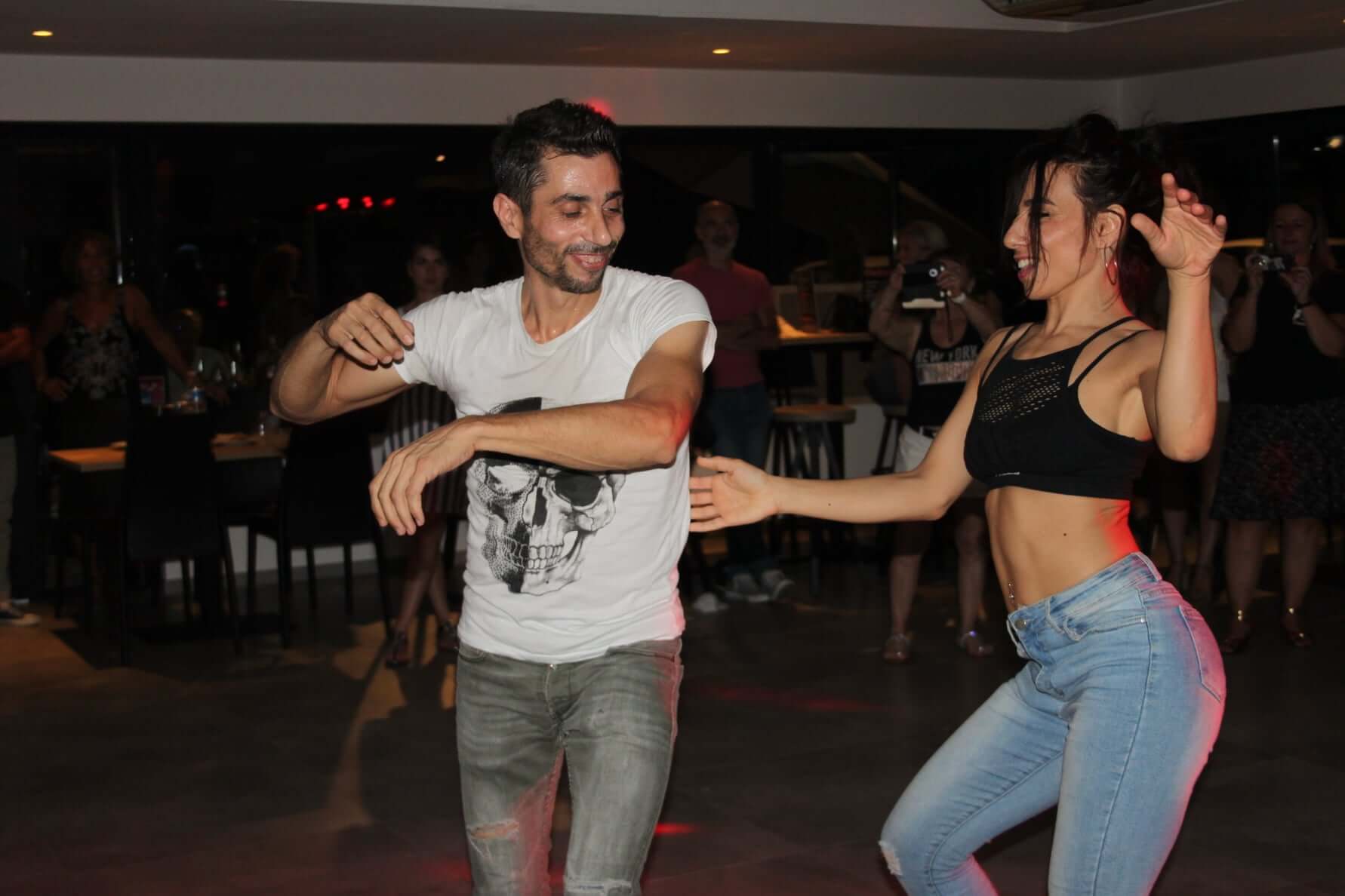 Cours de Danse Vitrolles - ESCAPADE DANSE